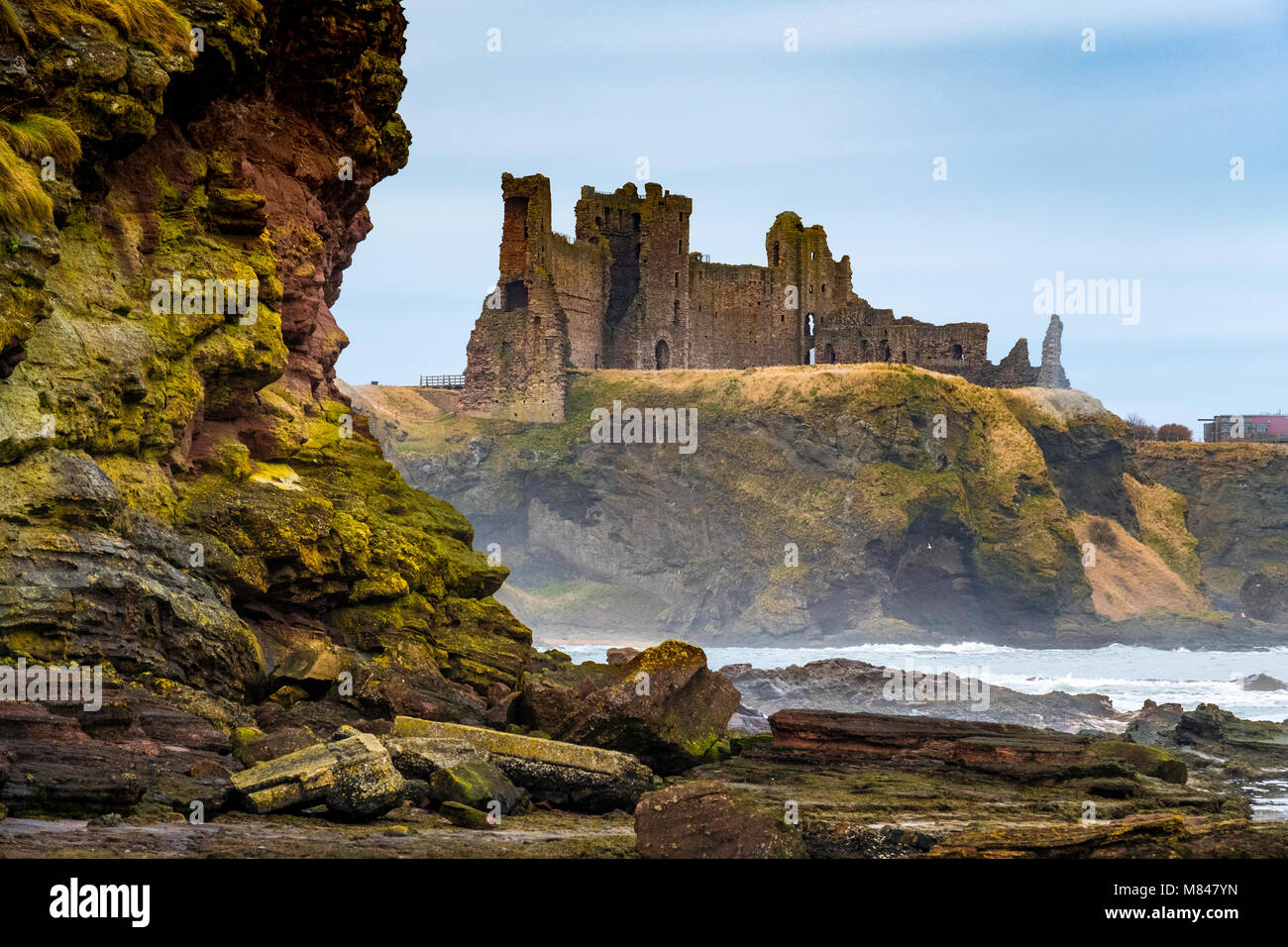 Tantallon castle hi-res stock photography and images - Alamy