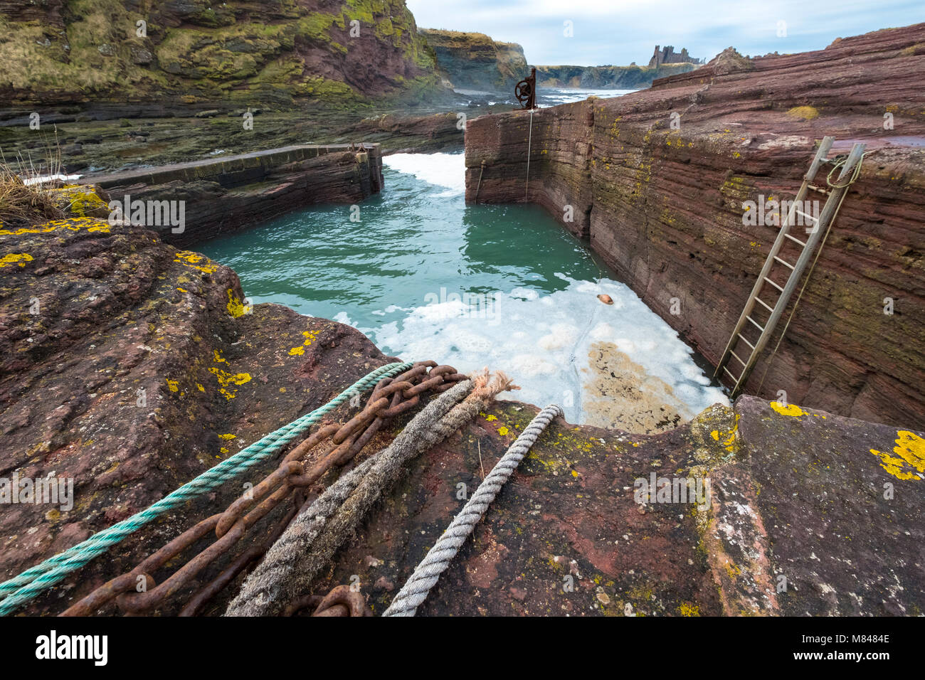 Harbours the hi-res stock photography and images - Alamy