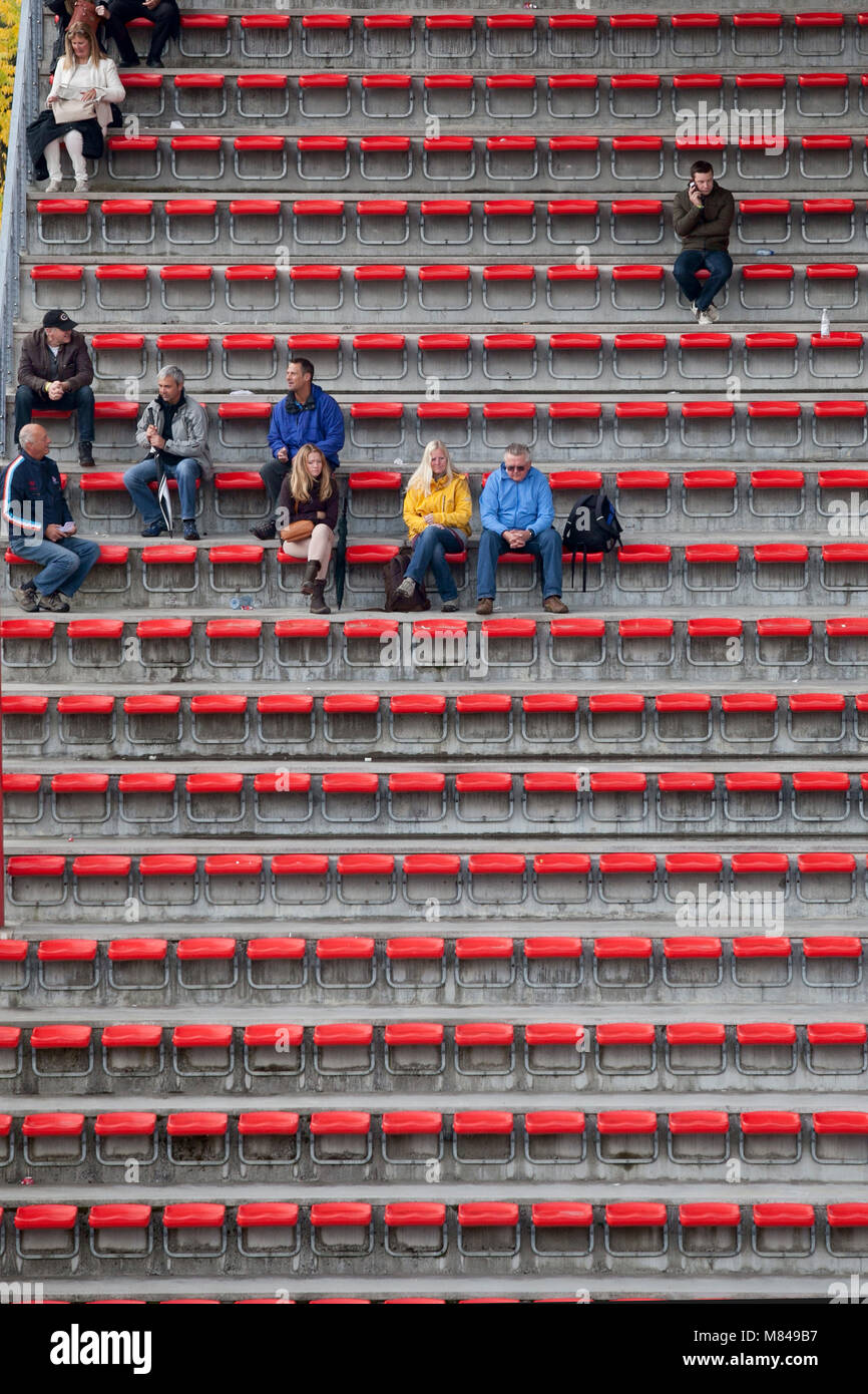 Grandstand stadium yellow seats hi-res stock photography and images - Alamy