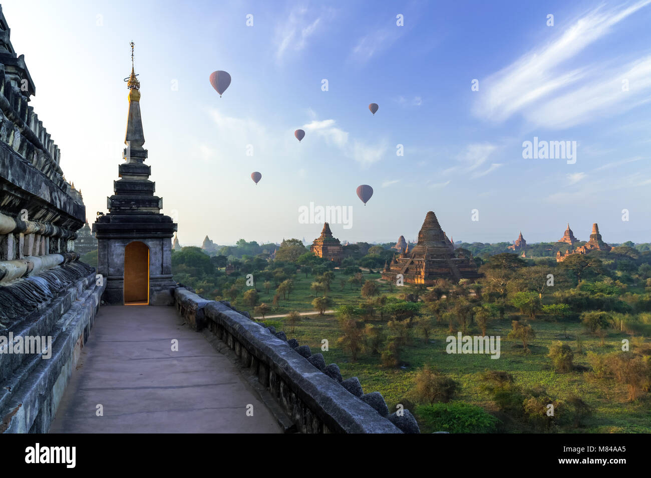 Shew gu gyi hi-res stock photography and images - Alamy