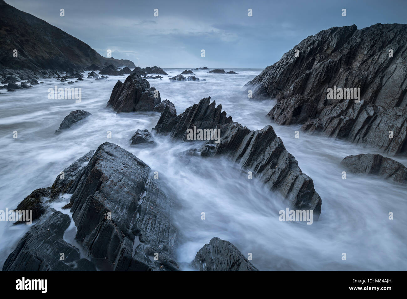 Jagged rocks hi-res stock photography and images - Alamy