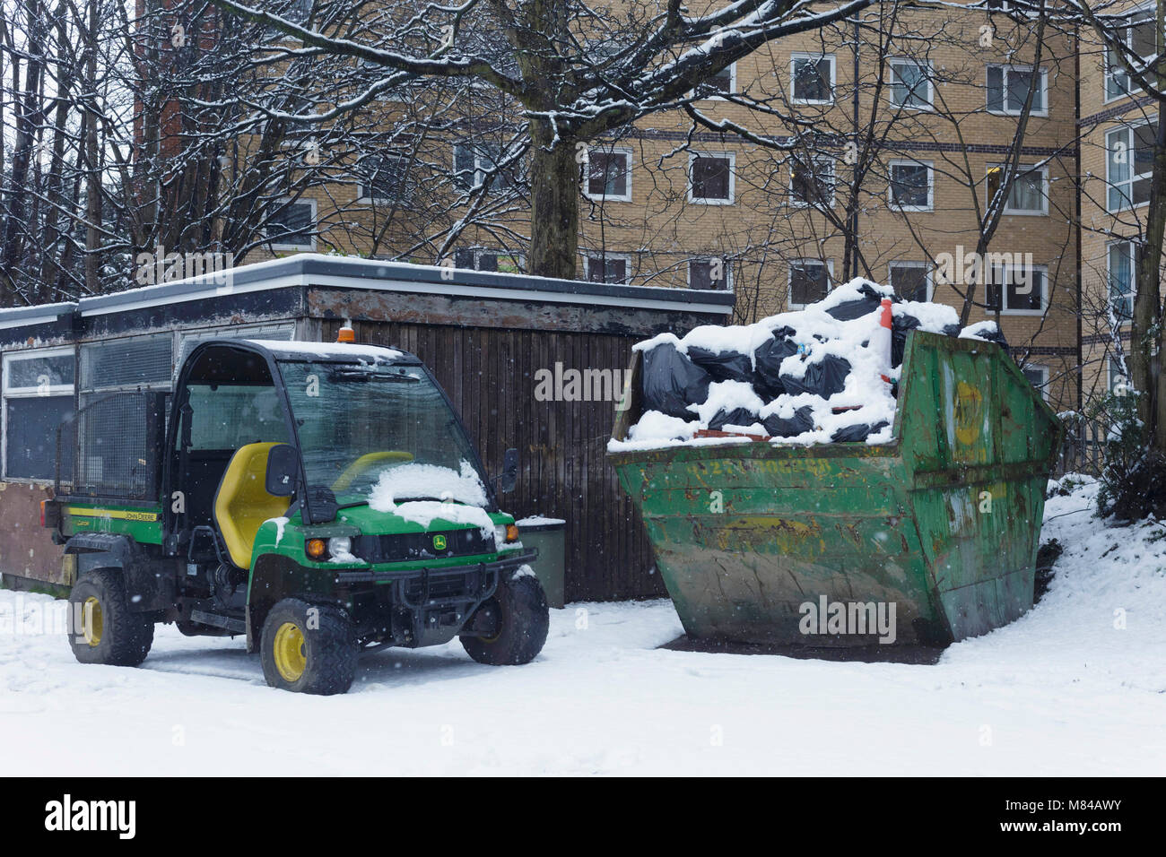 Full skip hi-res stock photography and images - Alamy