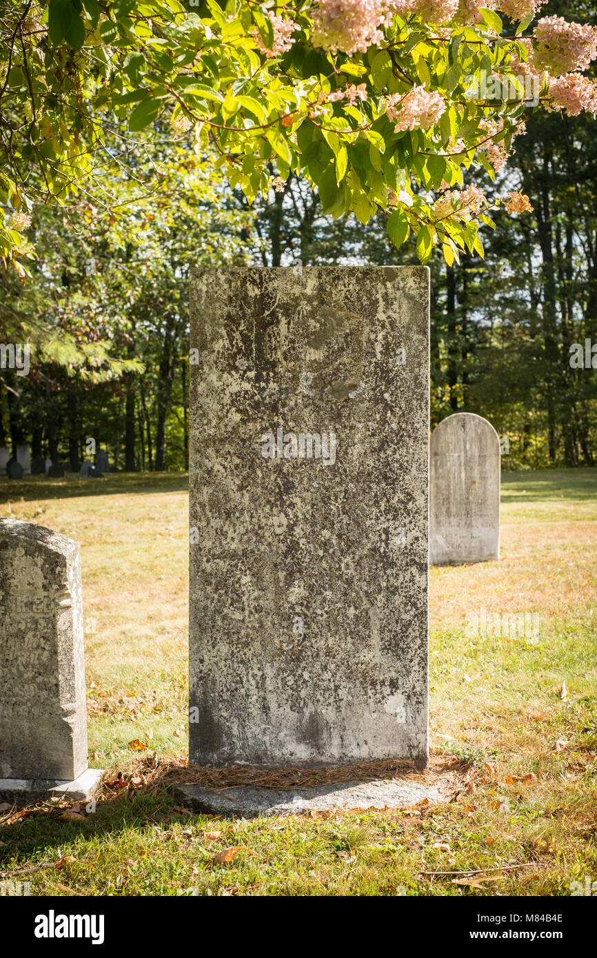 Unmarked gravestones hi-res stock photography and images - Alamy