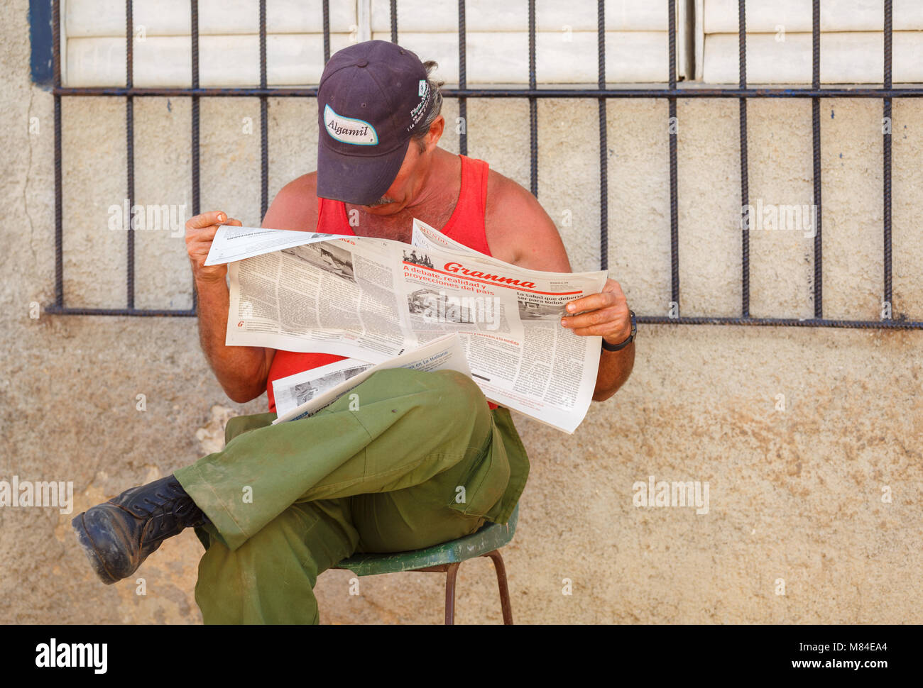 Cuban newspaper hi-res stock photography and images - Alamy