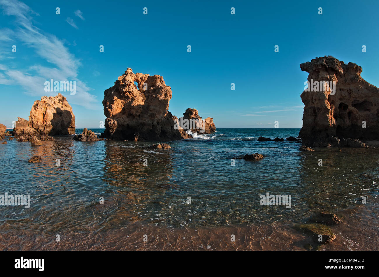 Praia dos arrifes algarve hi-res stock photography and images - Alamy