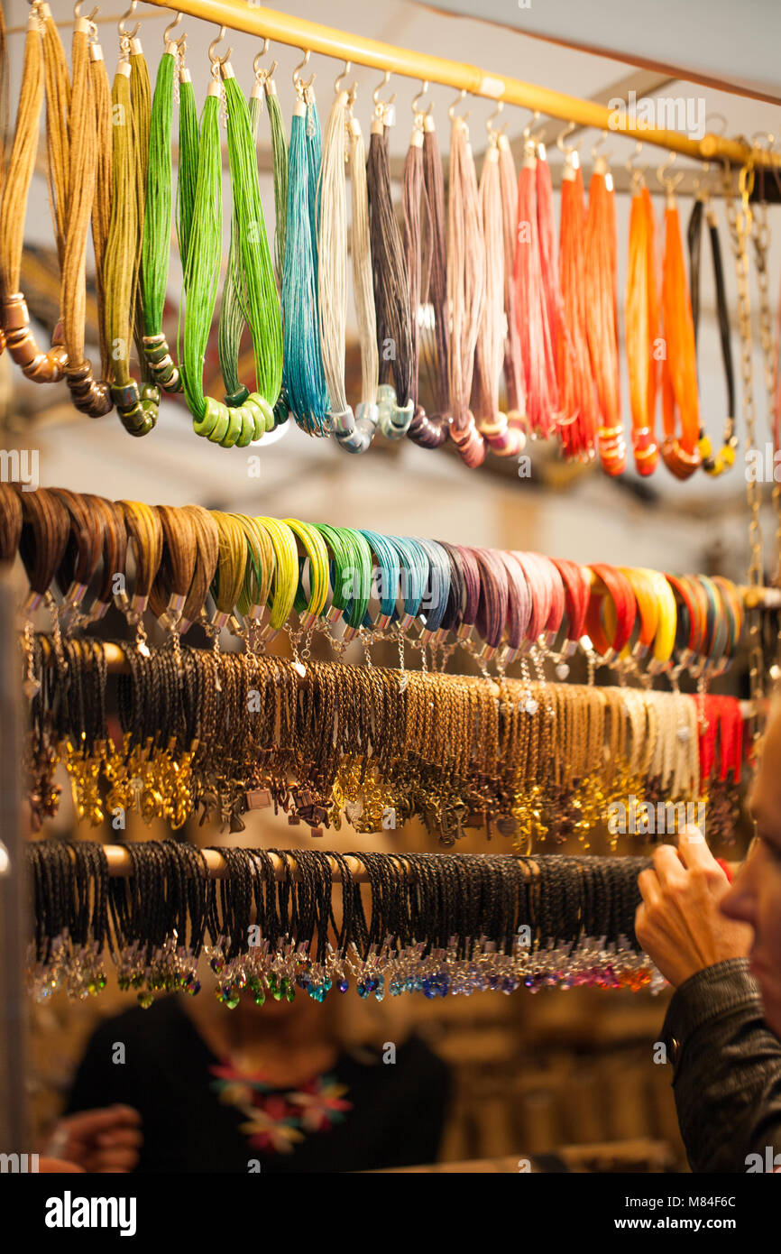 Bangle stall hi-res stock photography and images - Alamy