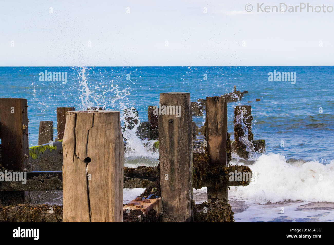beach staiths breaking waves Stock Photo - Alamy
