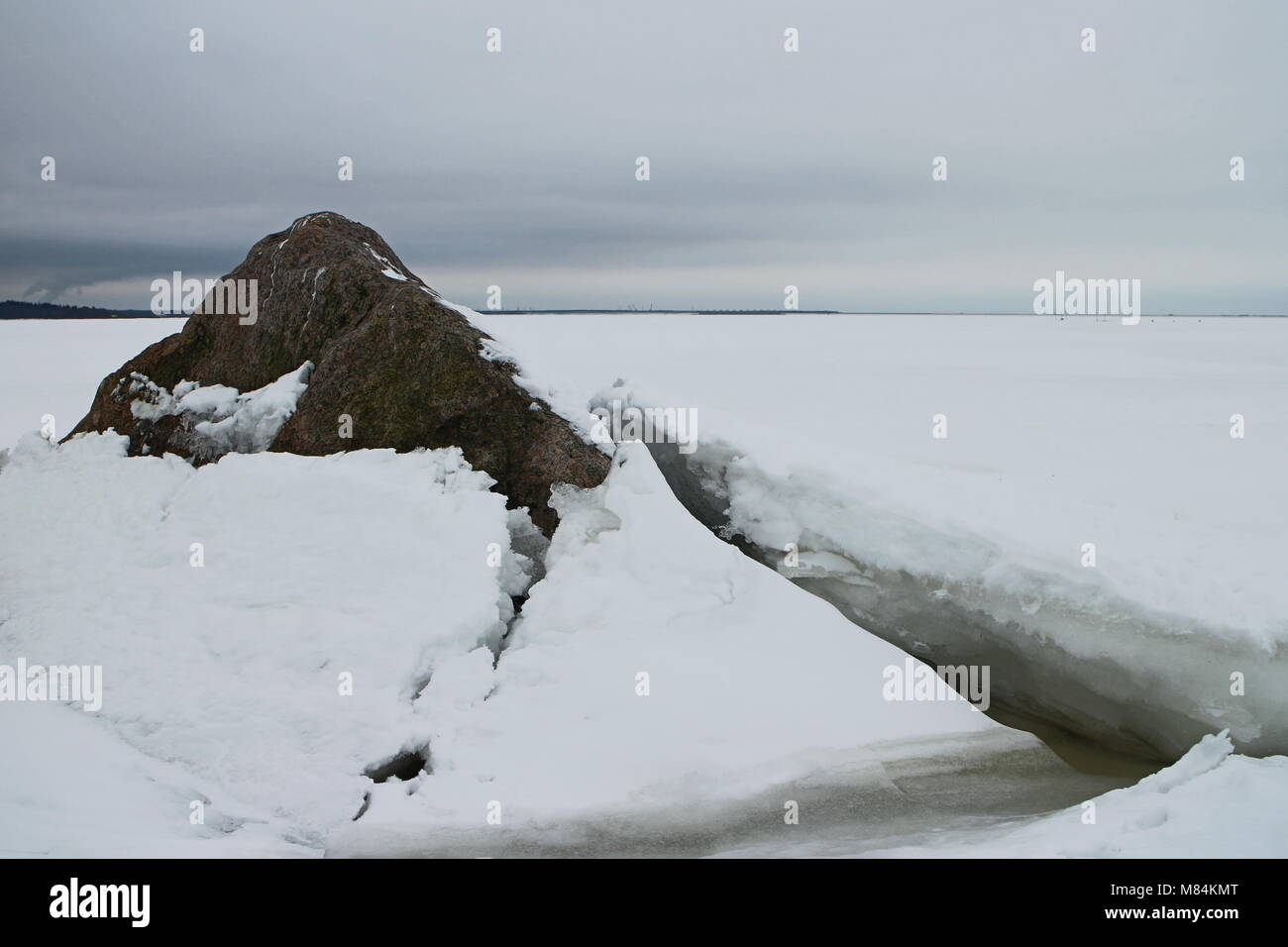 Rock ice crack hi-res stock photography and images - Alamy