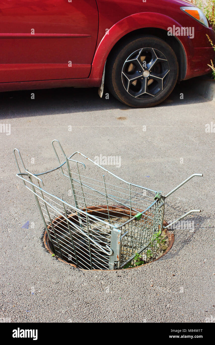 Car hole hi-res stock photography and images - Alamy