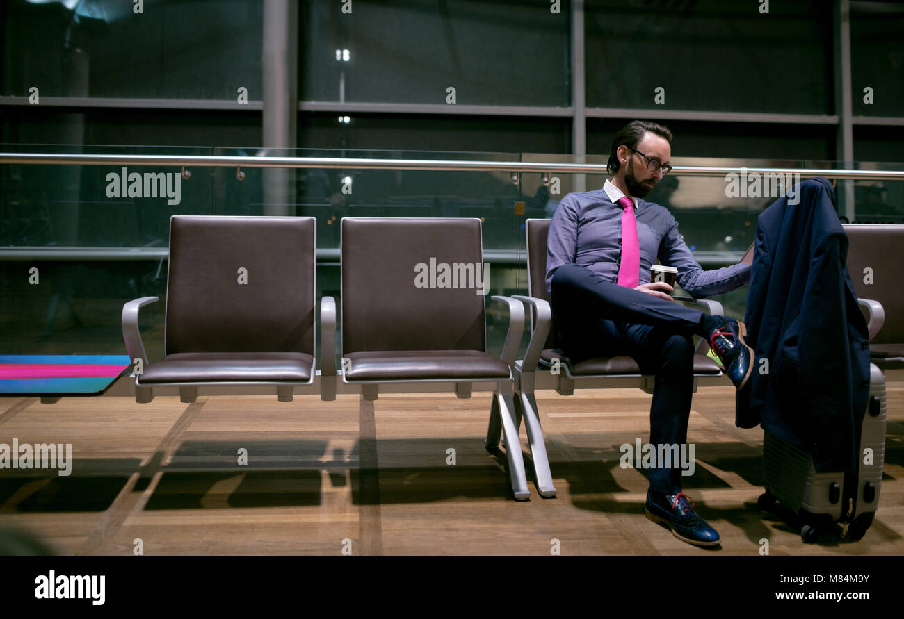 Waiting coffee hi-res stock photography and images - Alamy
