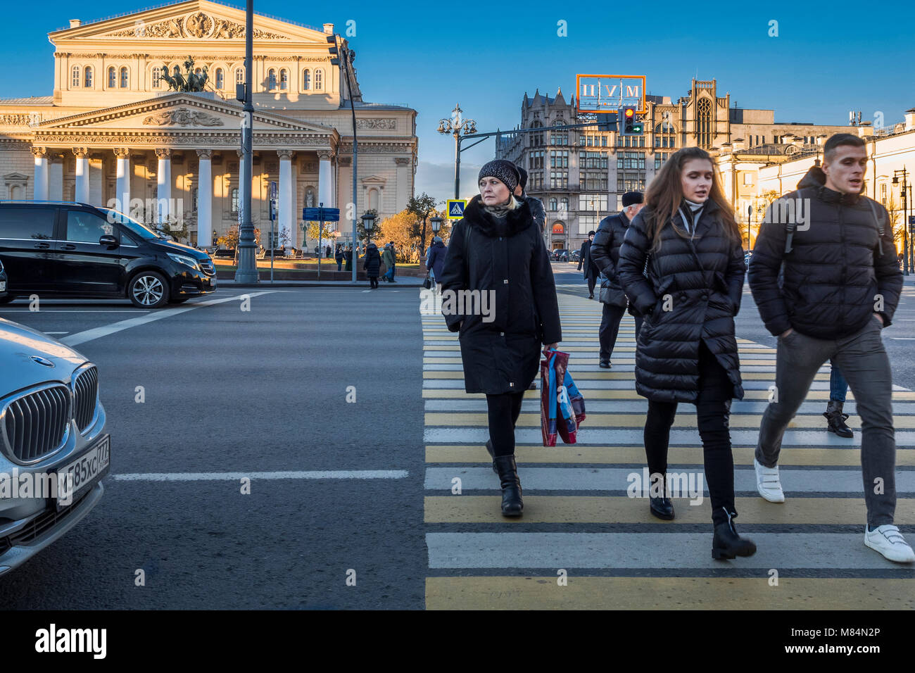 Russia, Moscow. Pedestrian crossing on Theatre Square Stock Photo - Alamy