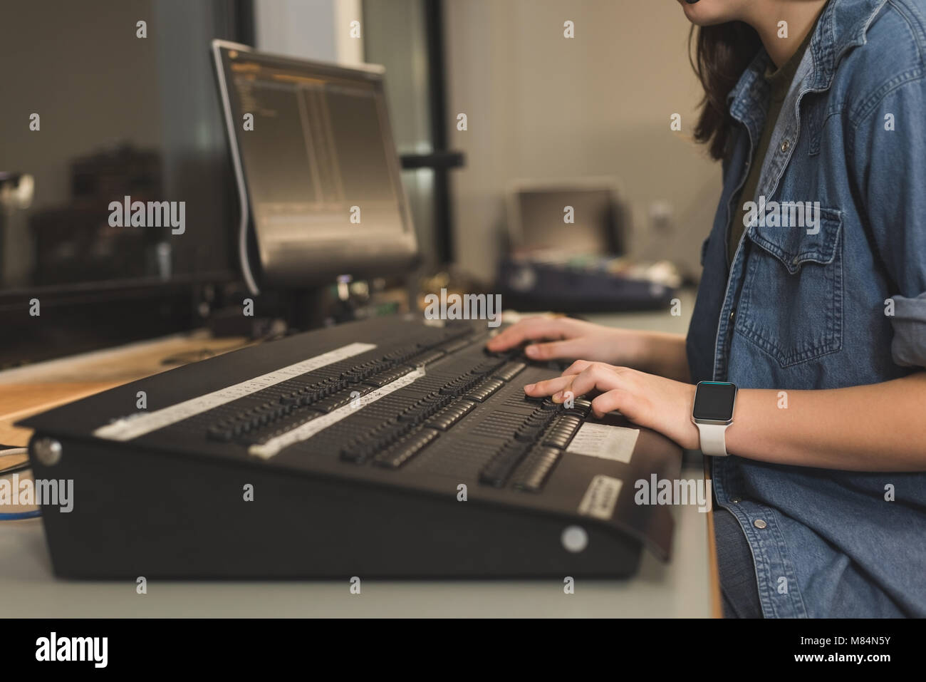 Sound recordist hi-res stock photography and images - Alamy