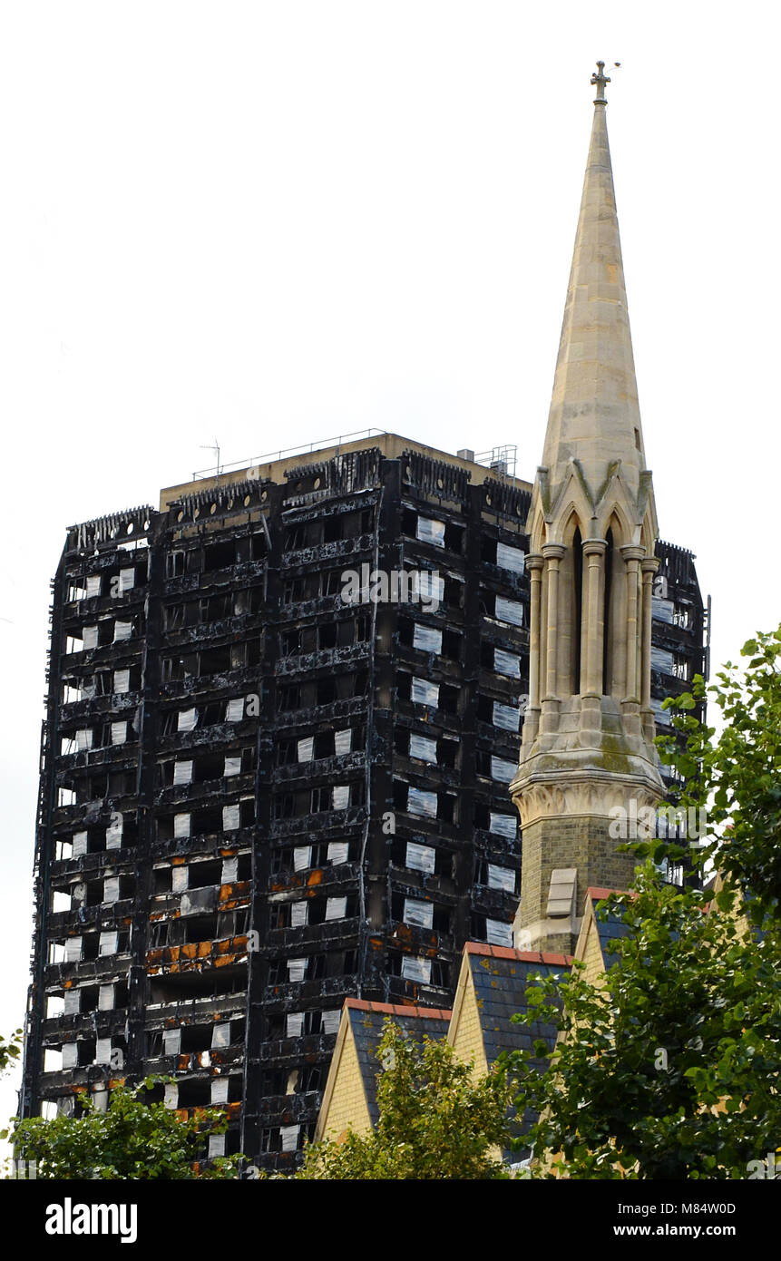 Fire in tower block hi-res stock photography and images - Alamy