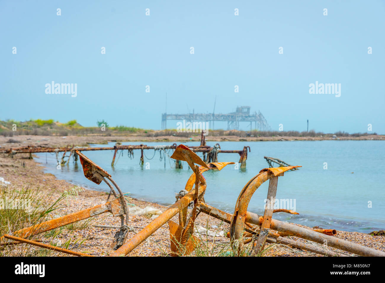 Old oil rig hi-res stock photography and images - Alamy