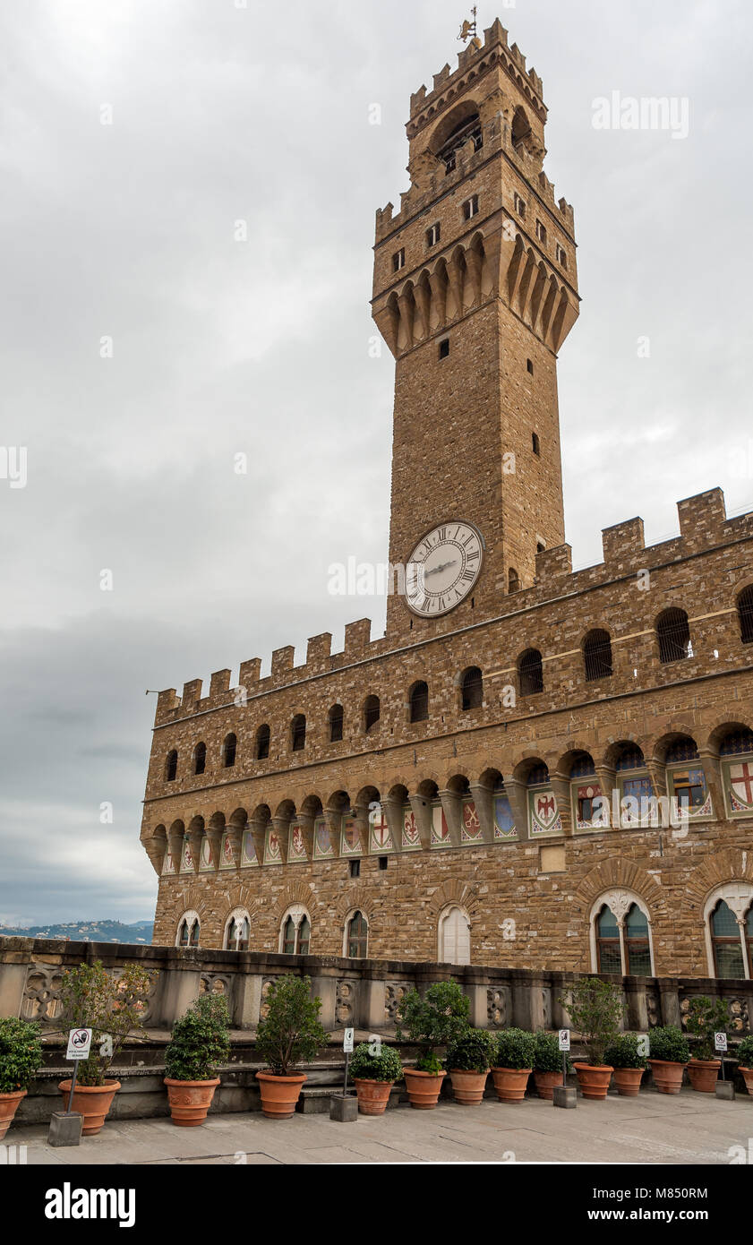 Palazzo Vecchio in Florence (Italy) on a cloudy day in autumn Stock ...