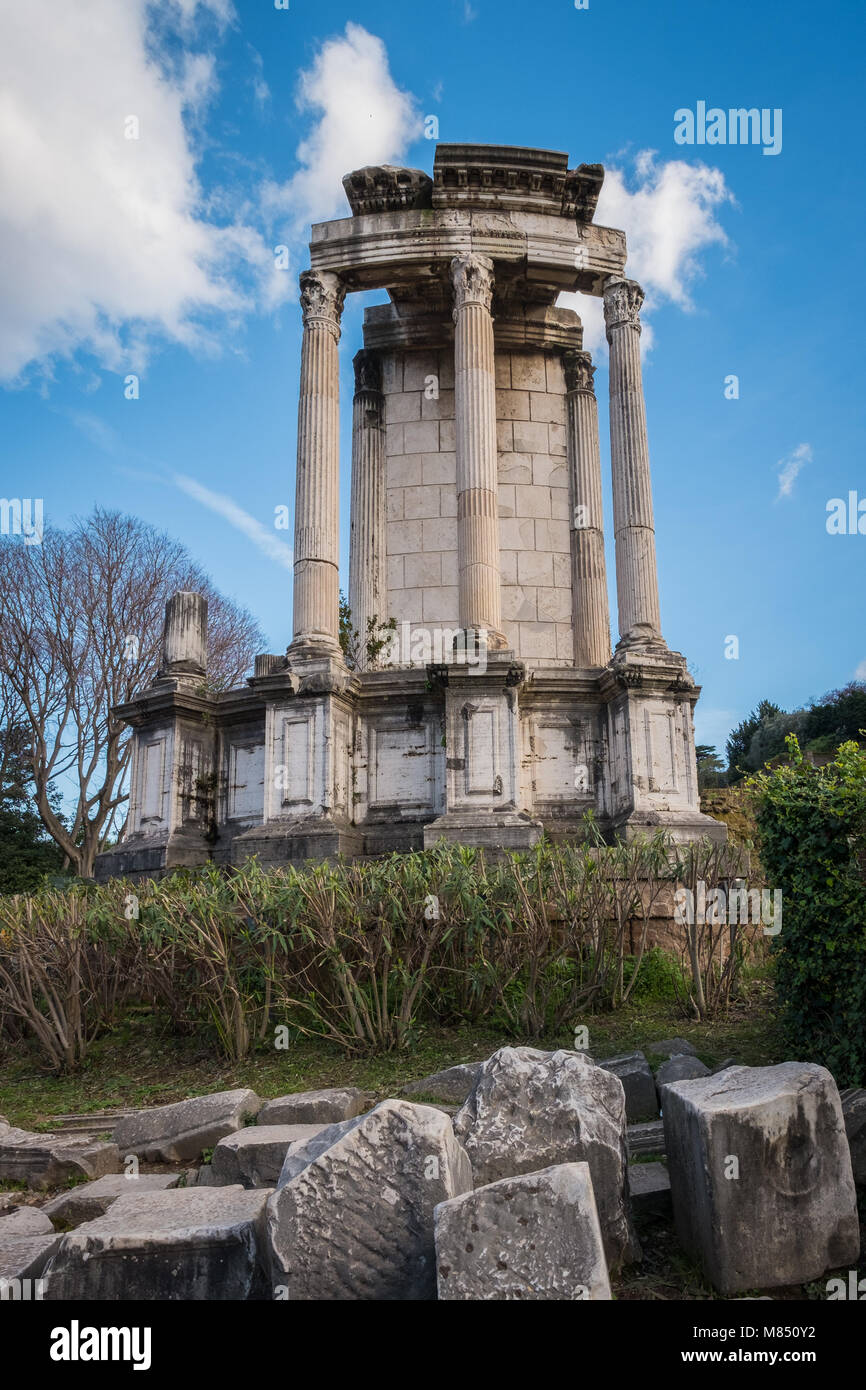 Beautiful ruins corinthian columns hi-res stock photography and images ...