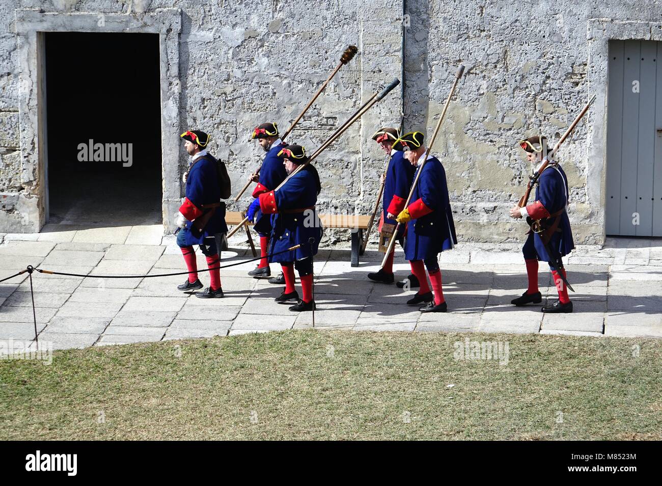 Cannoneers hi-res stock photography and images - Alamy