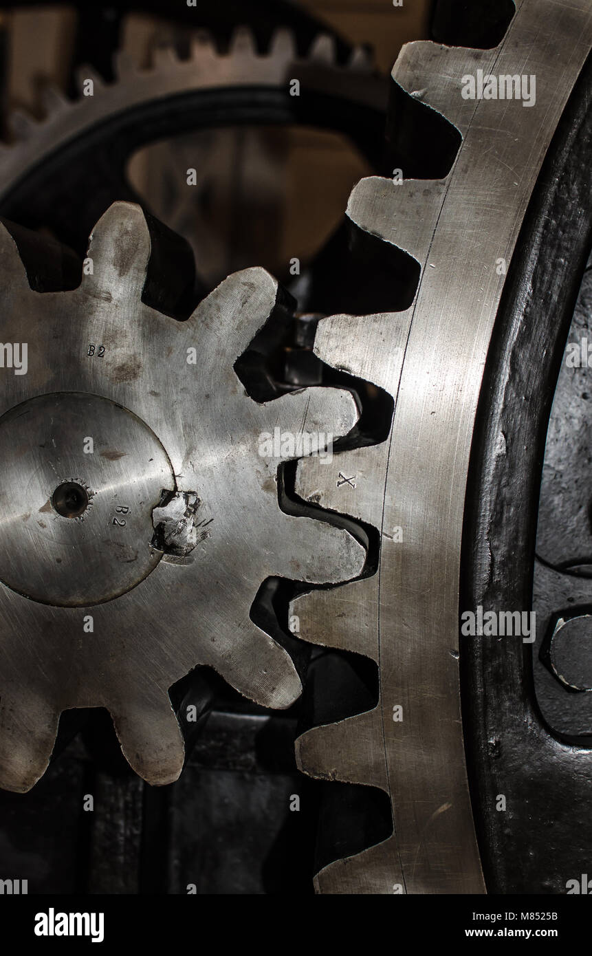 Setting cog wheel hi-res stock photography and images - Alamy