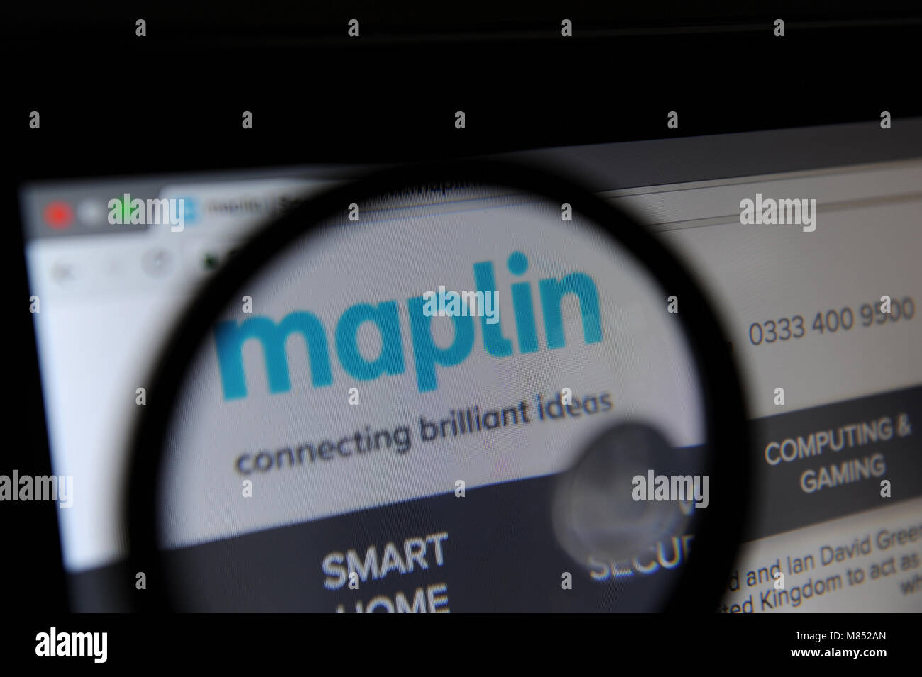 The Maplin website maplin.co.uk on a computer screen Stock Photo - Alamy