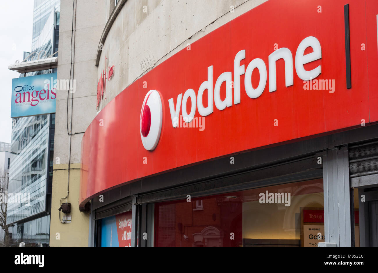 Vodafone group hi-res stock photography and images - Alamy