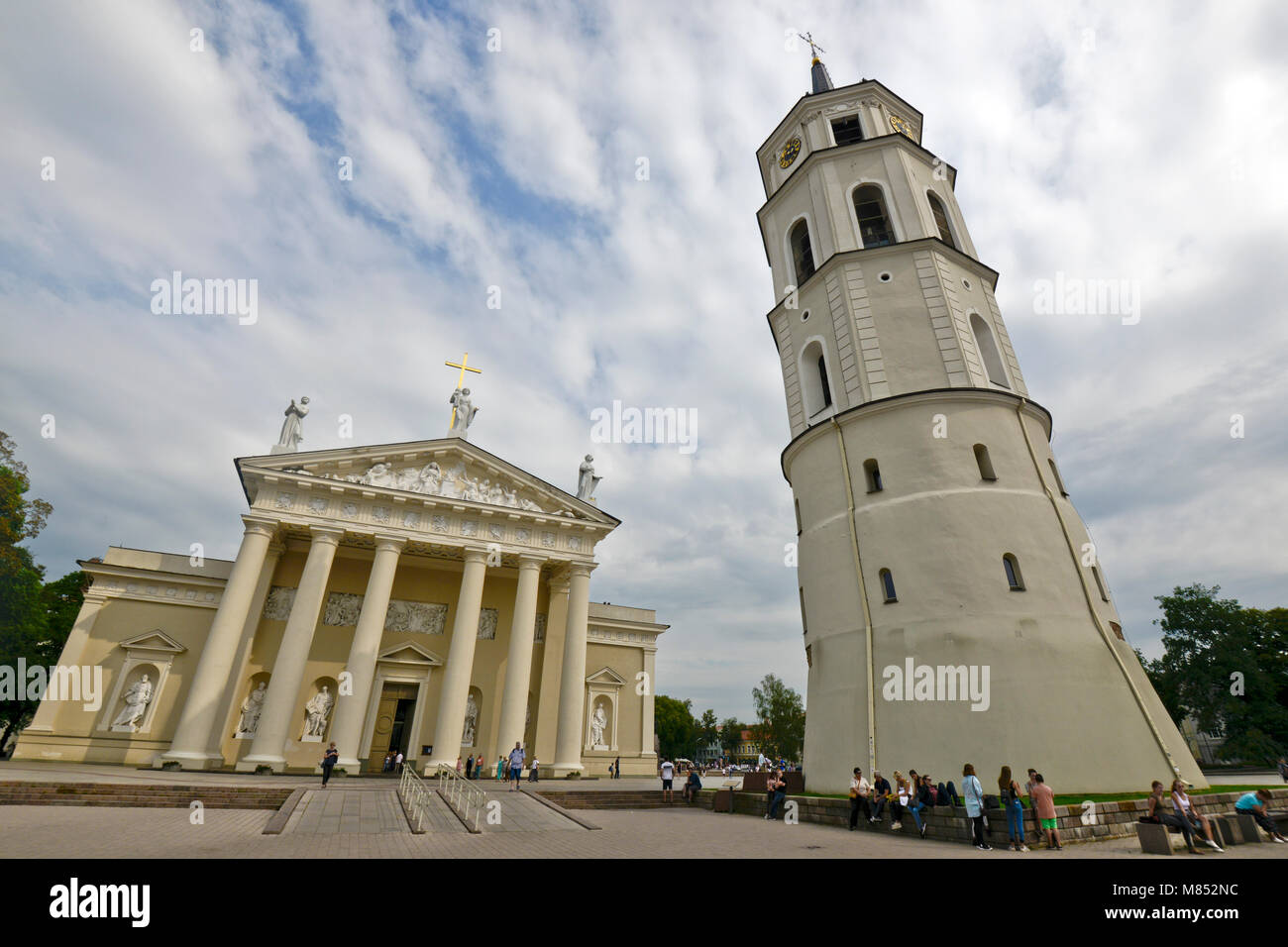 Vilnius cathedral hi-res stock photography and images - Alamy