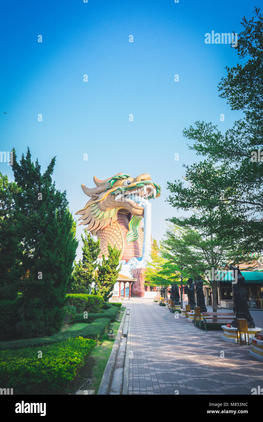 Colorful dragon column at Chinese shrine soars into blue sky Stock ...