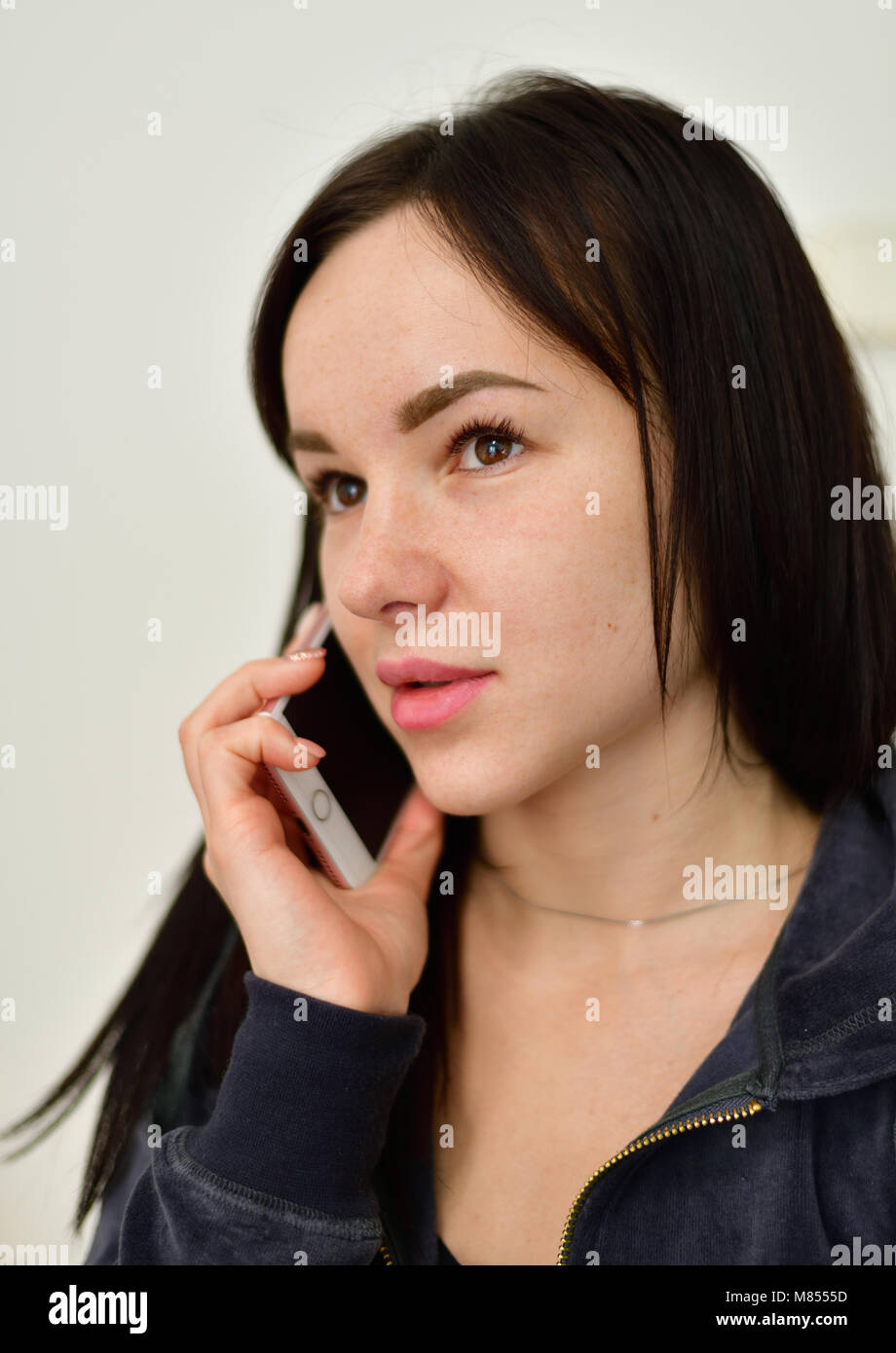 Telephone tell hi-res stock photography and images - Alamy