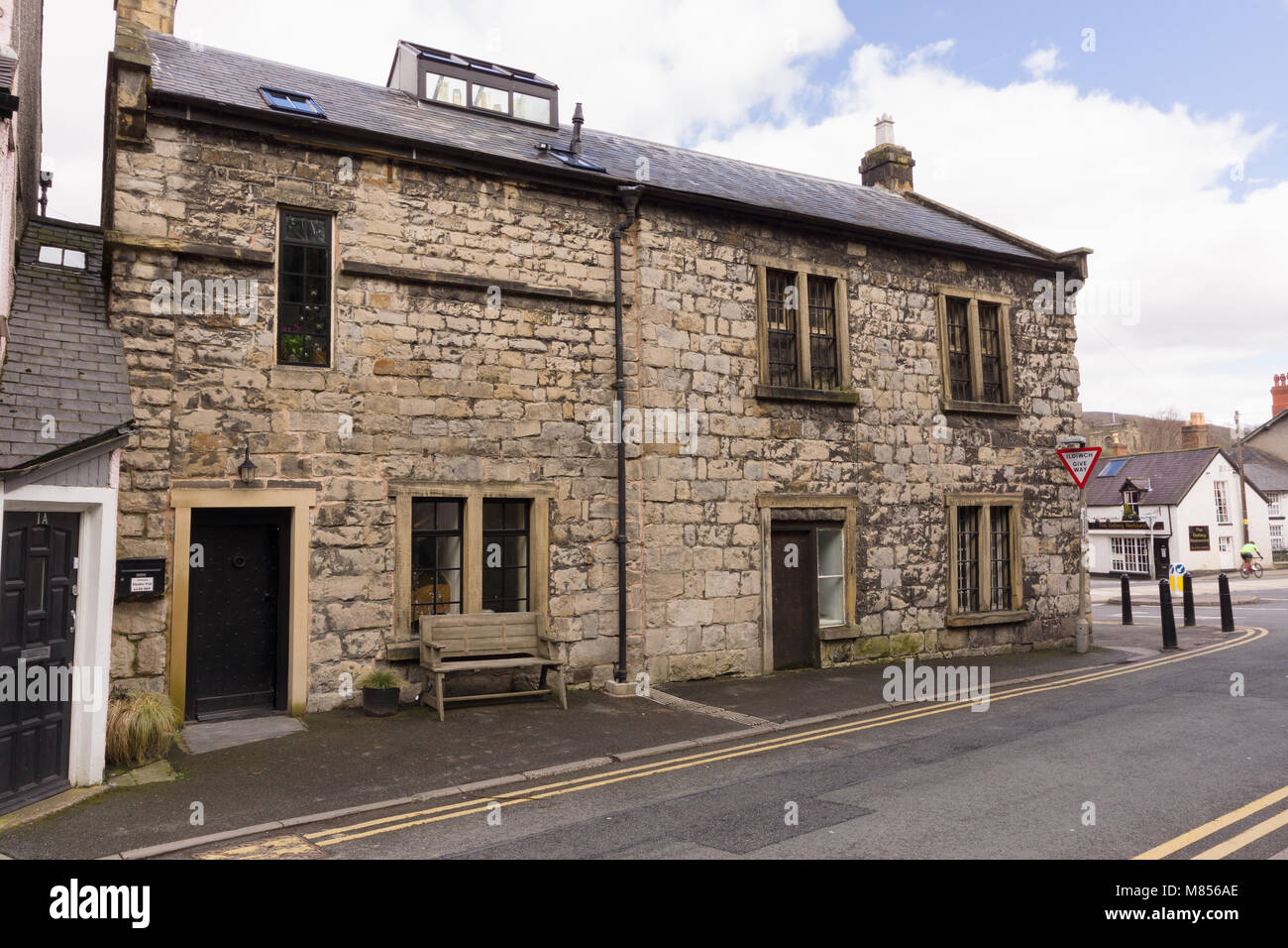 The old armoury and police station on Parade and Hill street in ...