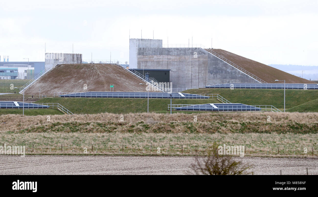 Technology laboratory dstl porton down hi-res stock photography and ...