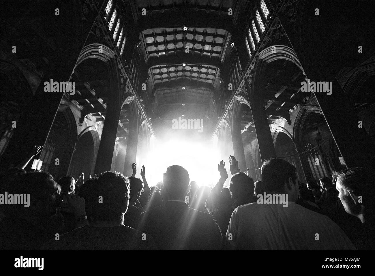 Uk concert crowd Black and White Stock Photos & Images - Alamy