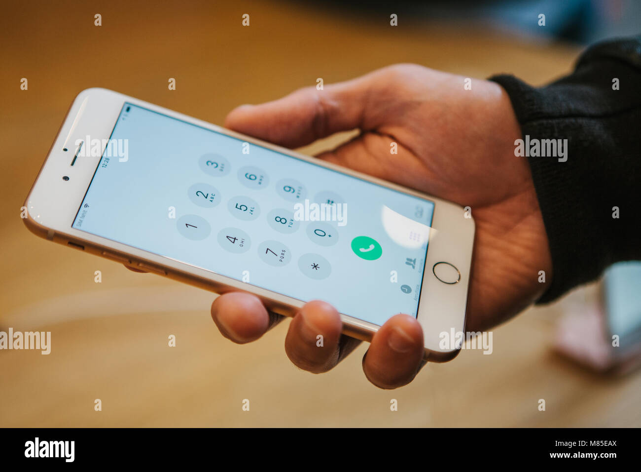 Steve jobs iphone release hi-res stock photography and images - Alamy