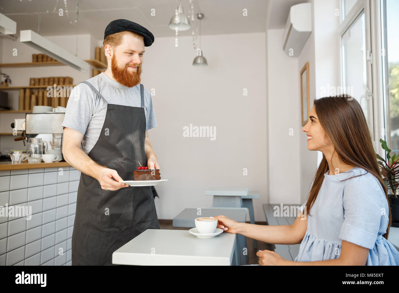 Restaurant waiters talking hi-res stock photography and images - Alamy