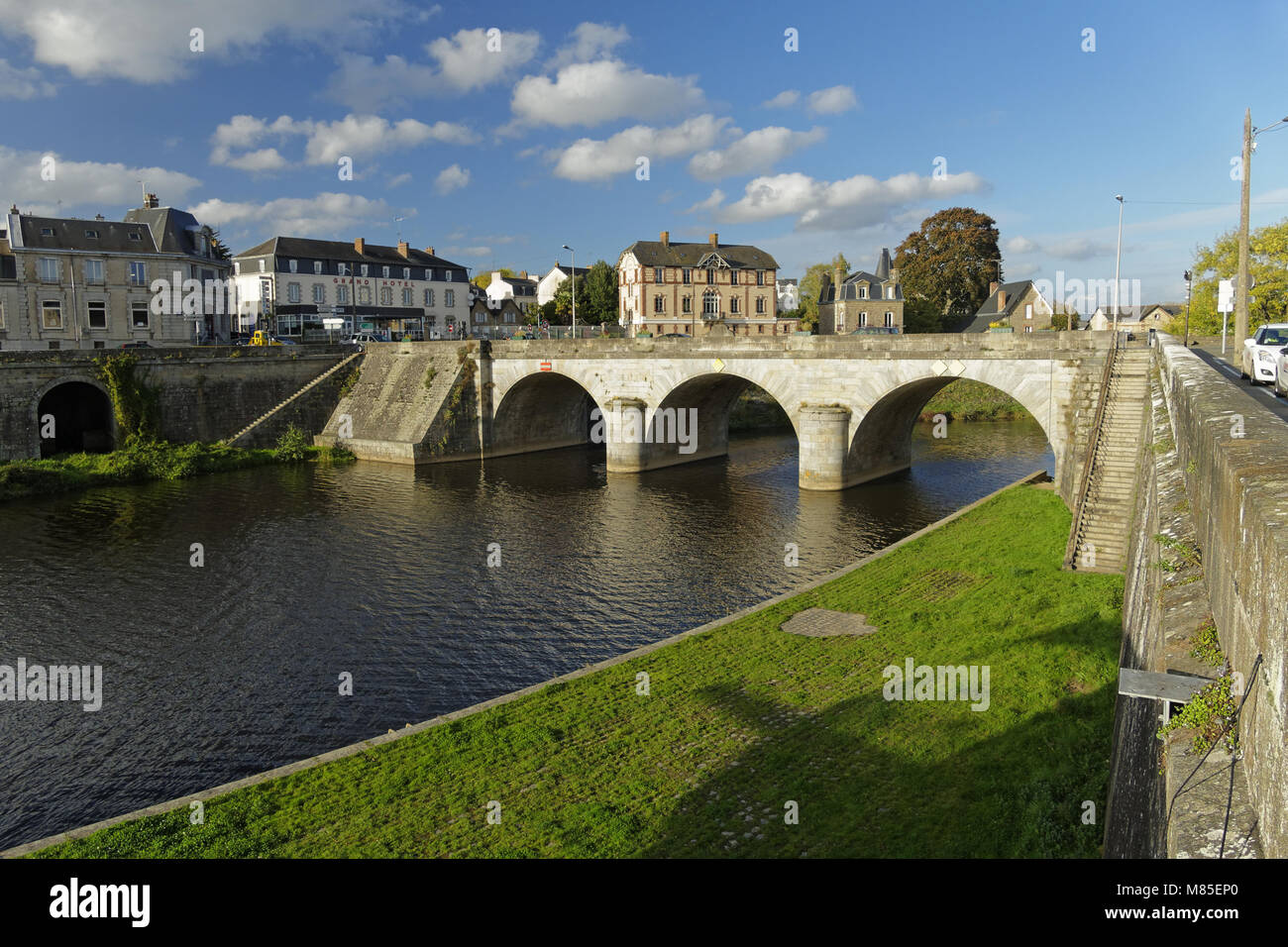 City river hi-res stock photography and images - Alamy