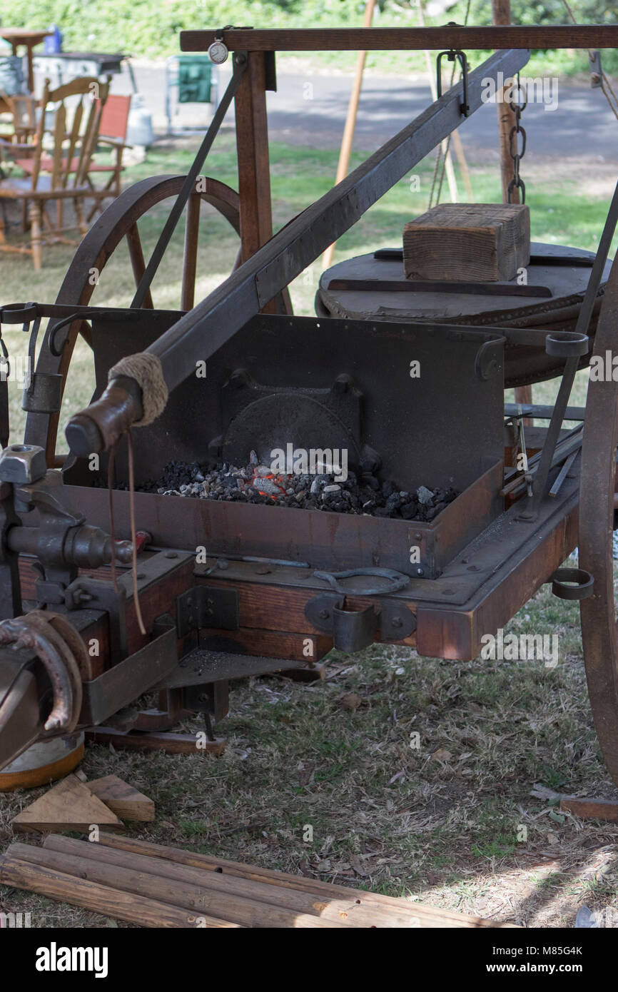Smiths hearth hi-res stock photography and images - Alamy
