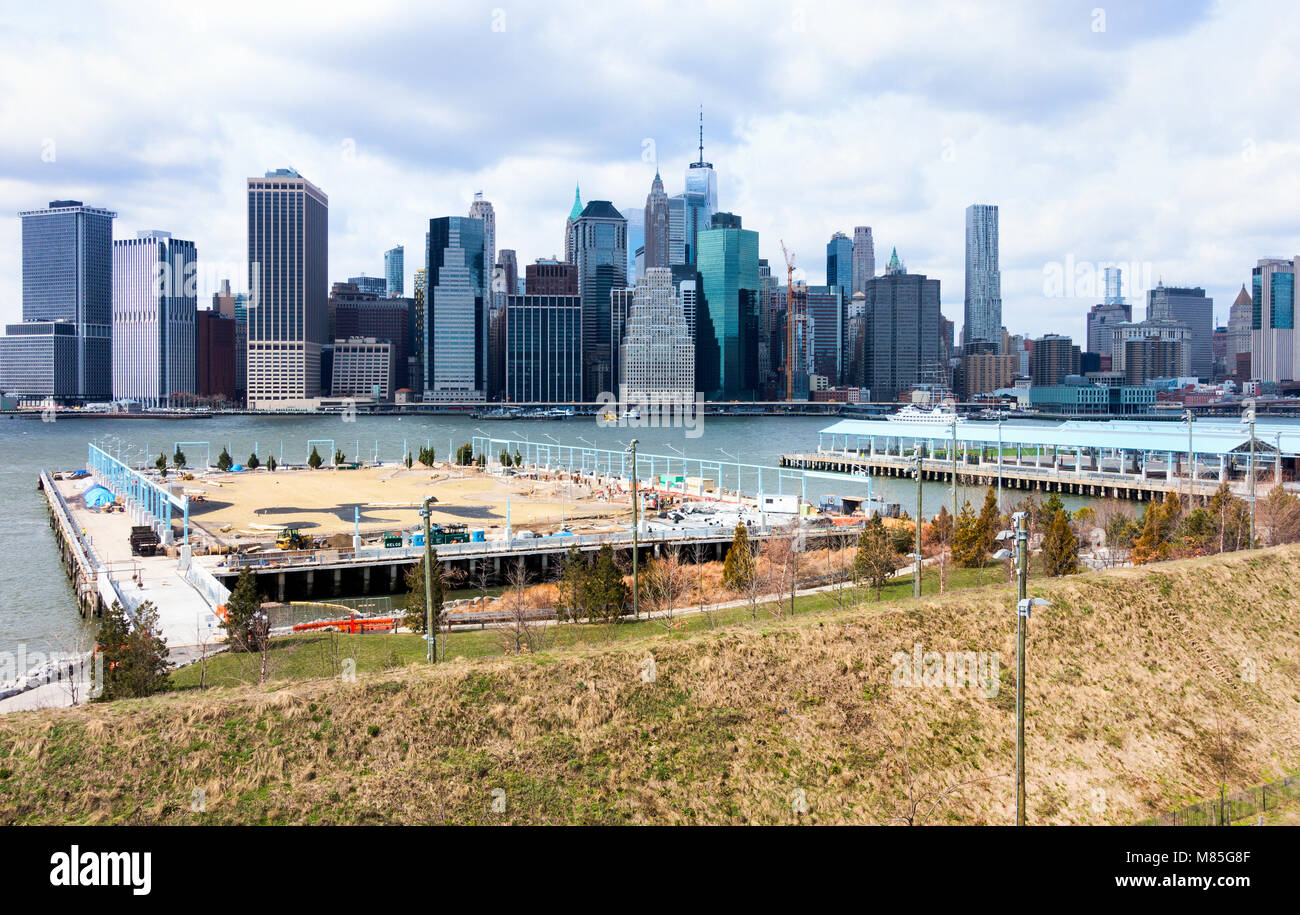 Construction project on the East River as seen Brooklyn Heights Stock ...