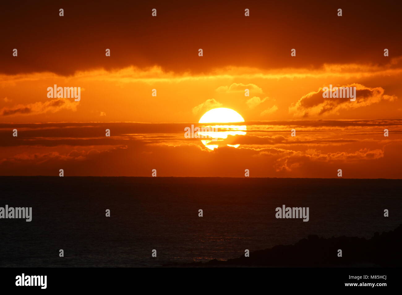 Hawaiian sunset hi-res stock photography and images - Alamy