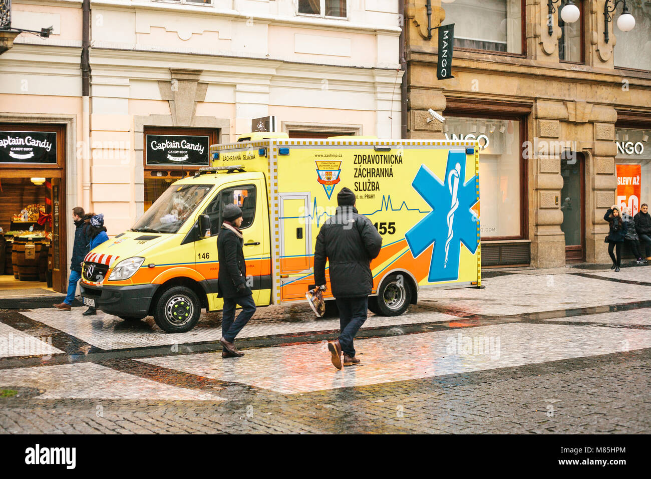 An ambulance arrived at the patient. Emergency first aid Stock Photo ...