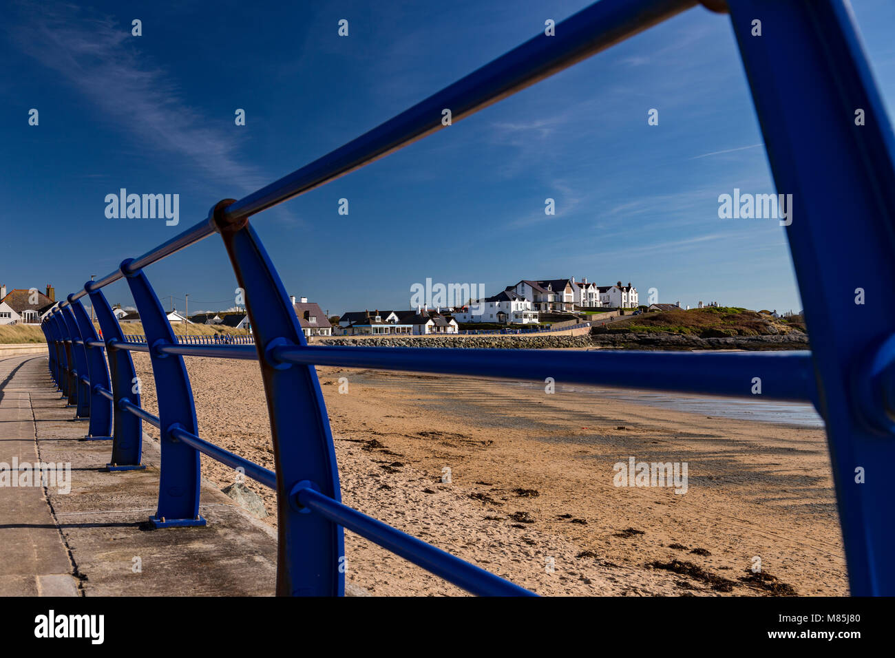 Beach promenade railing seafront hi-res stock photography and images ...