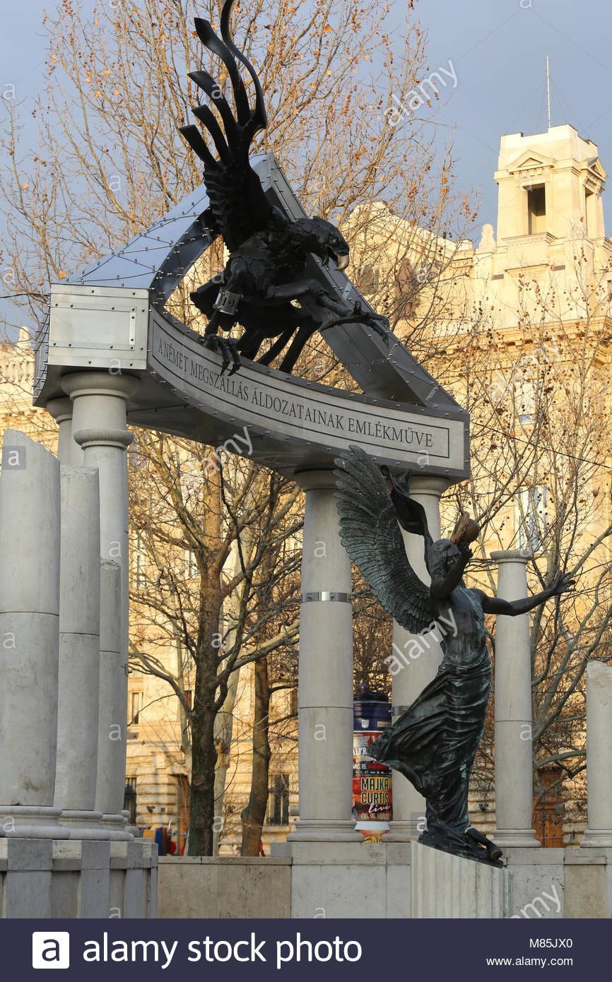 Controversial Statue High Resolution Stock Photography and Images - Alamy