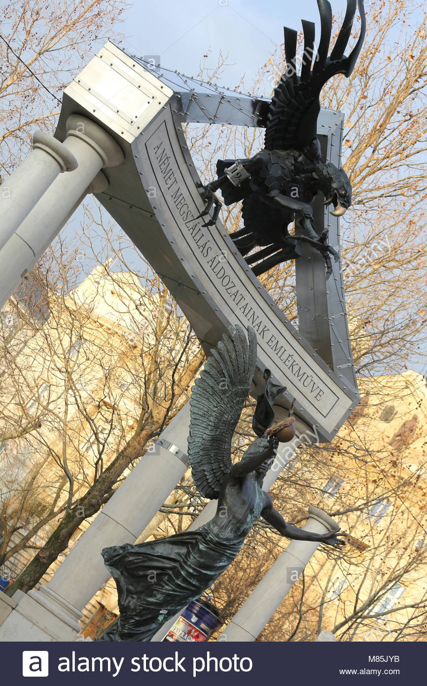 Controversial Statue High Resolution Stock Photography and Images - Alamy