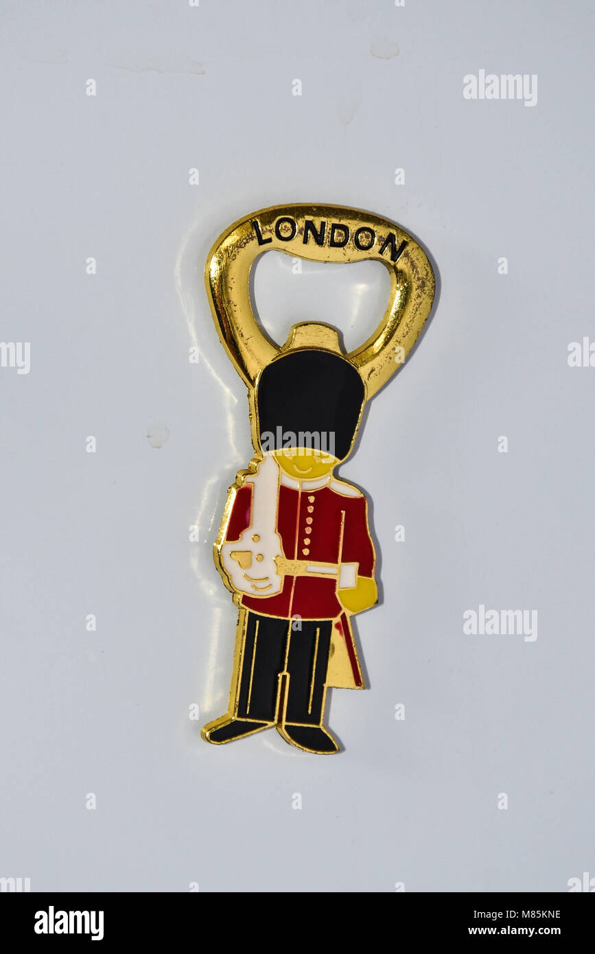 London souvenir fridge magnets london hi-res stock photography and ...