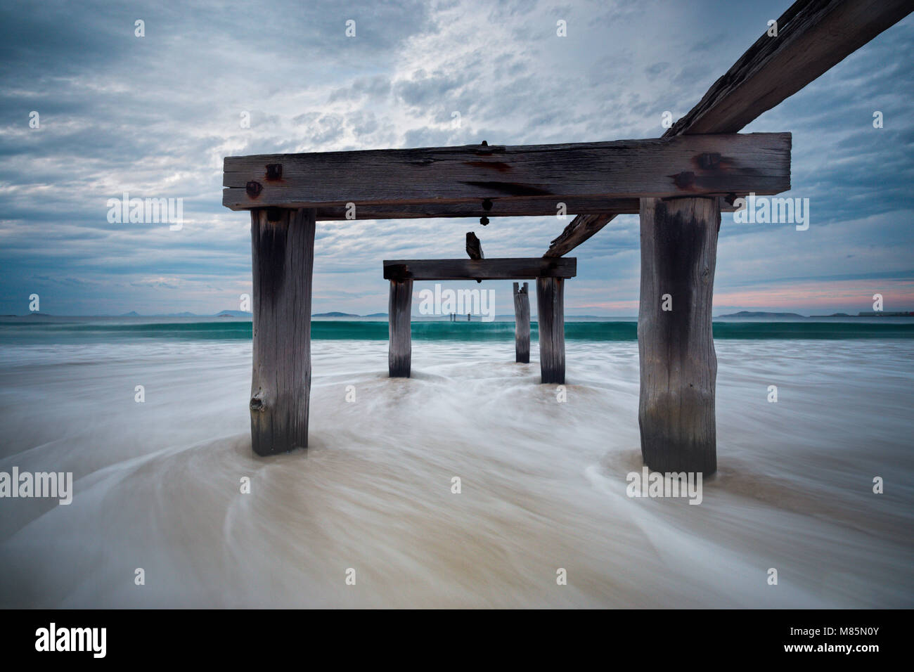 Jetty on beach hi-res stock photography and images - Alamy