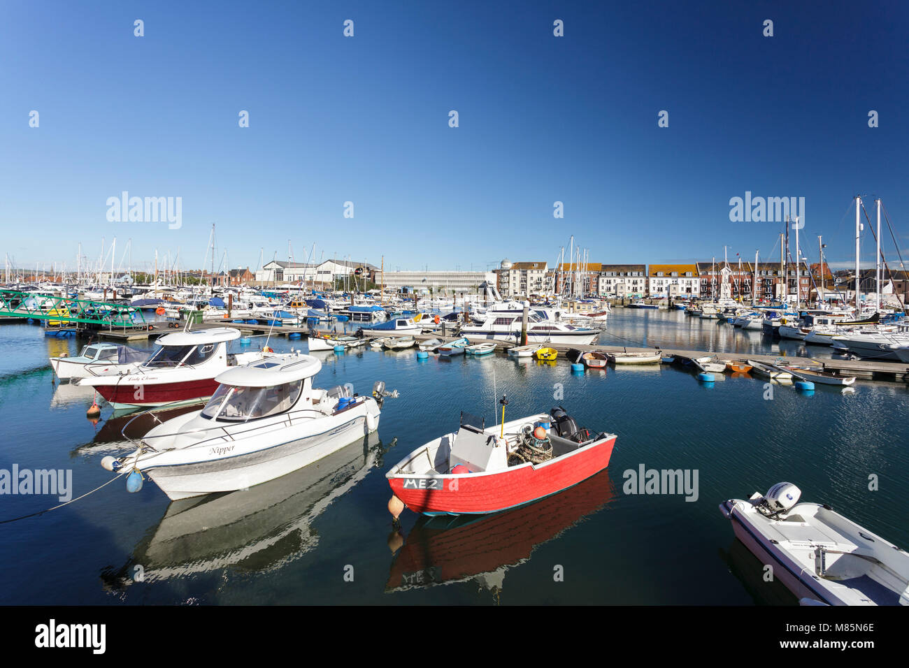 Colourful boats hi-res stock photography and images - Alamy