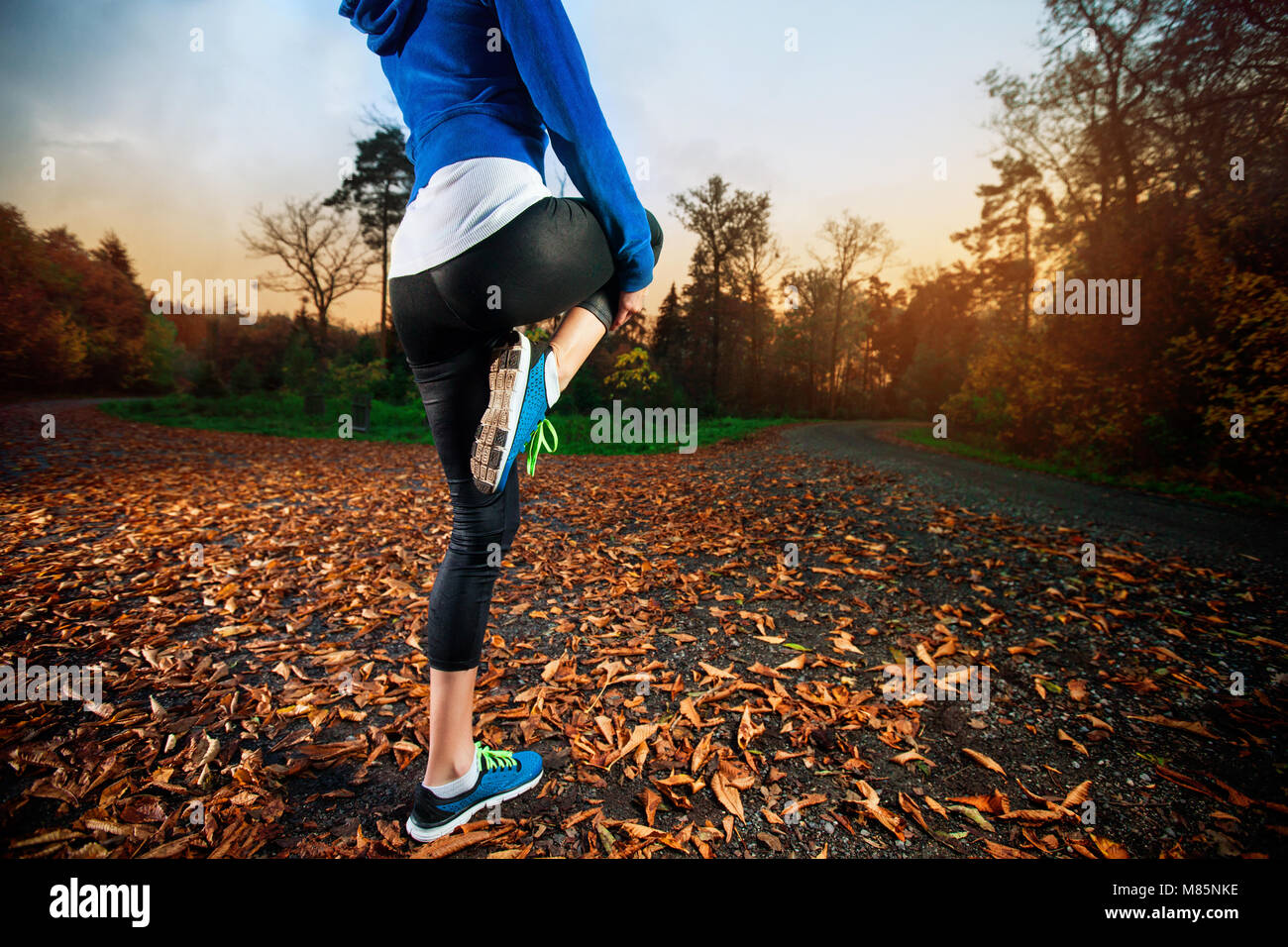 deporte hombre y mujer haciendo deporte fitness gimnasio Stock Photo ...