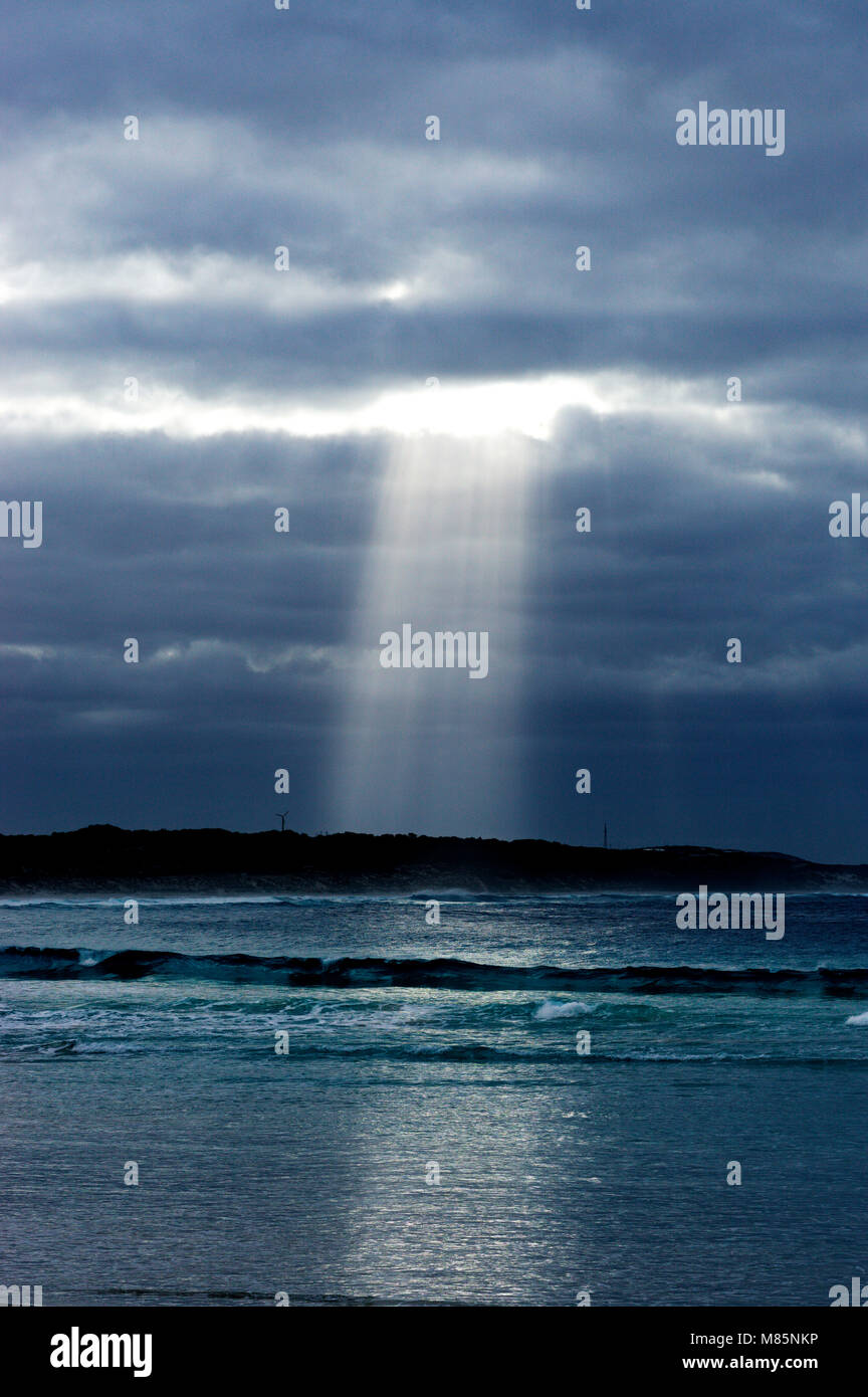 Shafts of sunlight, Twilight Cove, Great Ocean Drive Esperance WA Stock ...