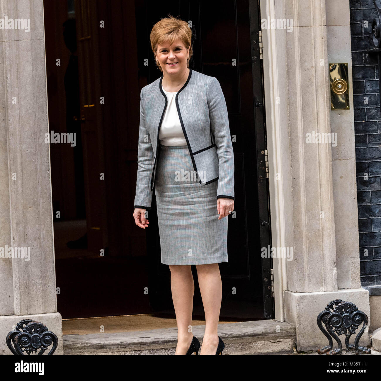 Minister nicola sturgeon hi-res stock photography and images - Alamy