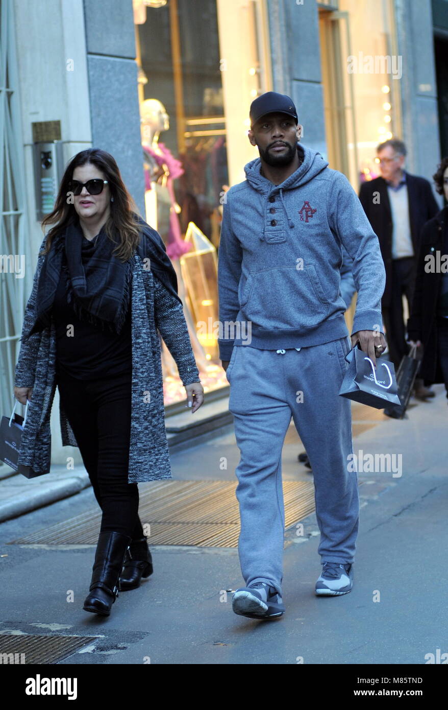 Milan, Maicon in the center of a walk with his wife Maicon Douglas Sisenado, the Brazilian ...