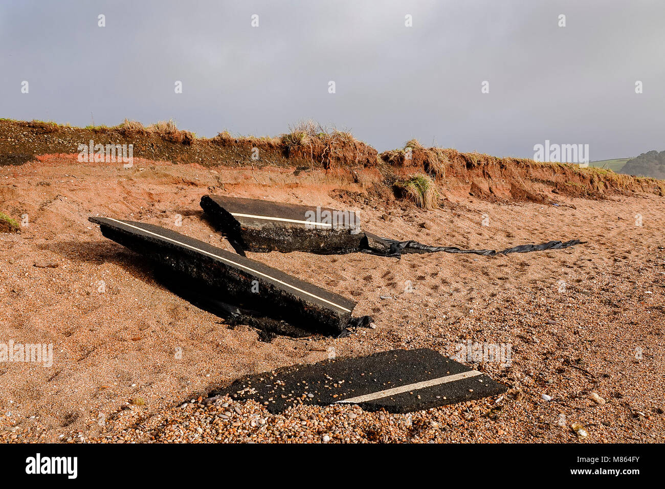 Coastal bar at slapton ley, devon hi-res stock photography and images ...