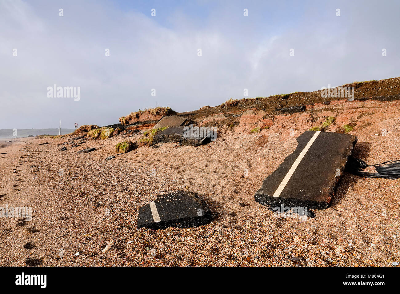 Coastal bar at slapton ley, devon hi-res stock photography and images ...