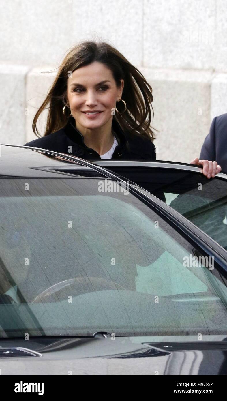 REINA LETIZIA TALLERES OFICIOS TEATRO REAL MADRID LETIZIA ORTIZ ...